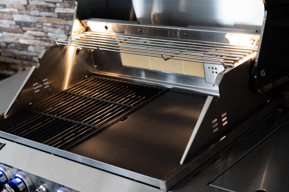 Grillmaster 4 Burner BBQ in Dark Finish - BBQs R Us